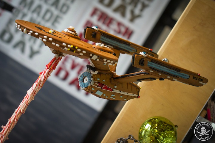 Elaborate Starship Enterprise Sweetly Crafted from Gingerbread | My ...