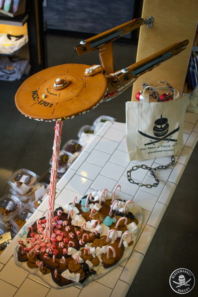 Elaborate Starship Enterprise Sweetly Crafted from Gingerbread | My ...