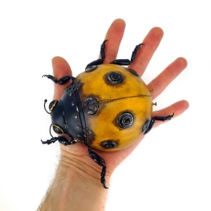 Metal Craftsman Recreates Animals as Moving Steampunk Sculptures