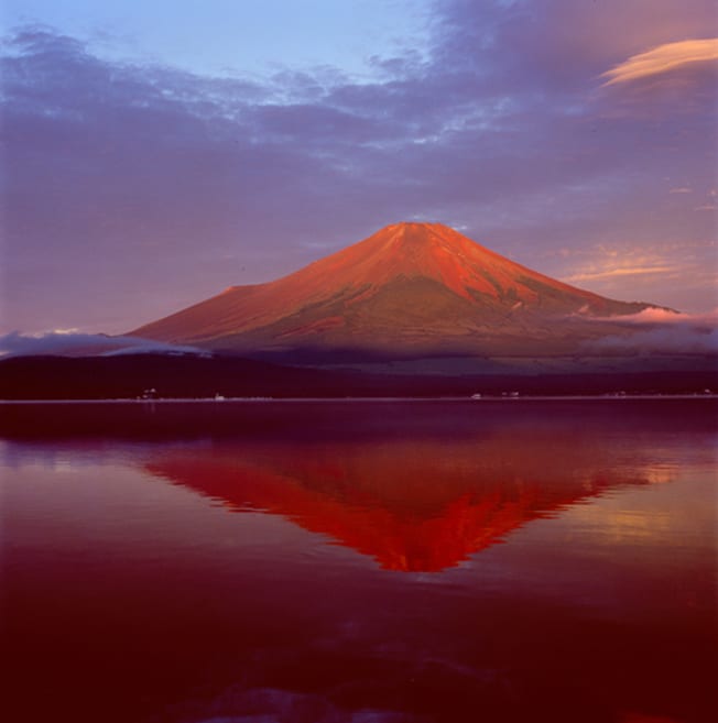 Constantly Changing Majestic Beauty of Mount Fuji | My Modern Met