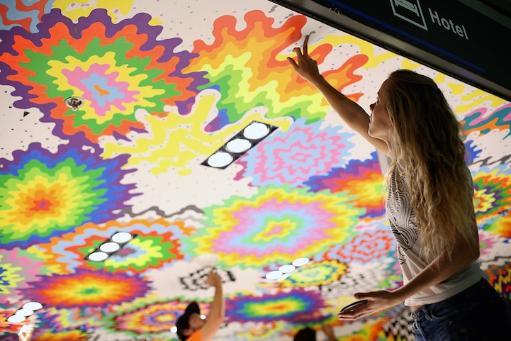 Jen Stark’s New Color Dripping Mural at Miami International Airport | My Modern Met