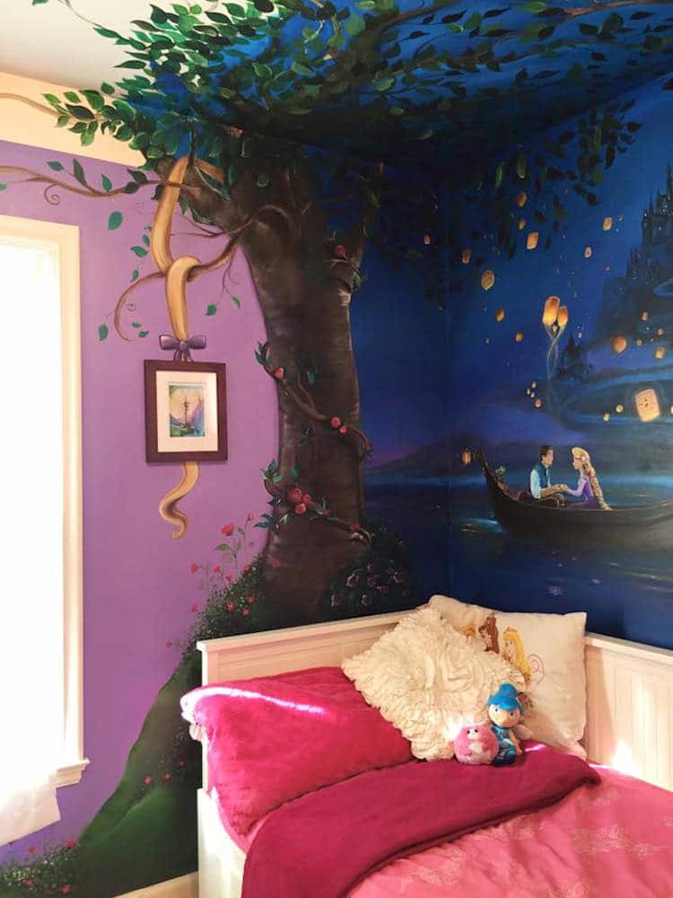 Loving Mom Transforms Daughter’s Bedroom into Magical Scene from Disney ...