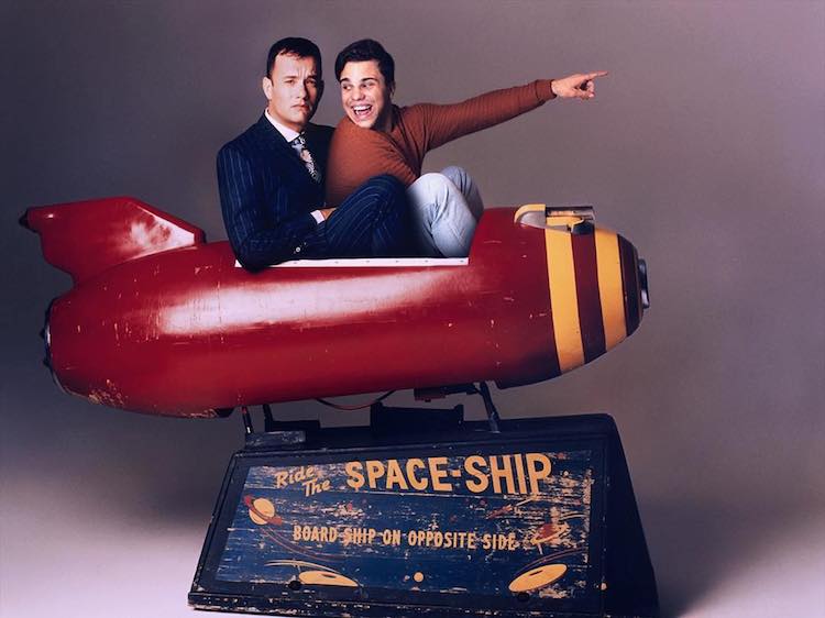 Funny Guy Photoshops Himself Interacting With the World’s Biggest ...