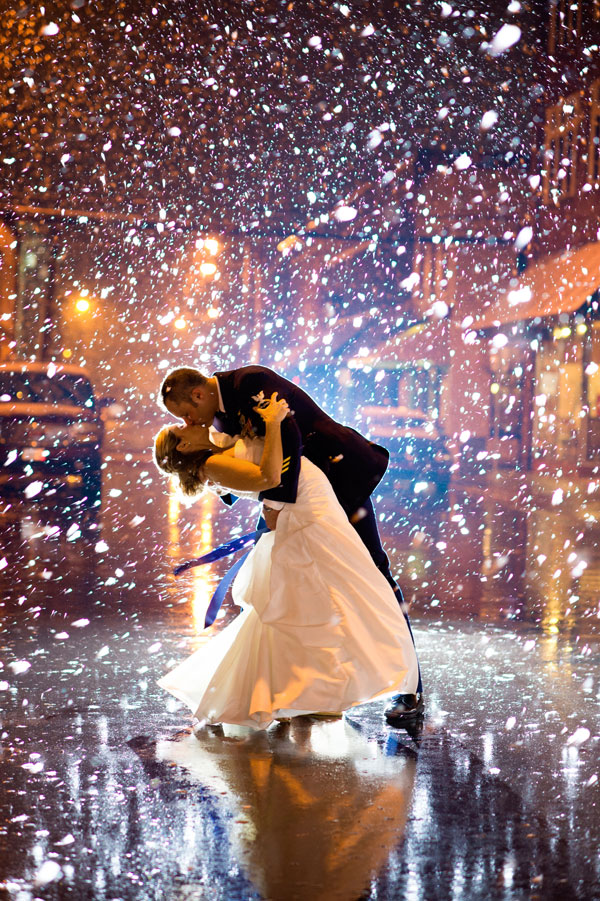 15 Bad Weather Wedding Photos That Are Beautifully Backlit | My Modern Met