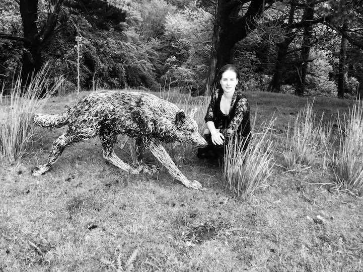 Wire Sculptures Resembling Energetic Line Drawings Capture Animals ...