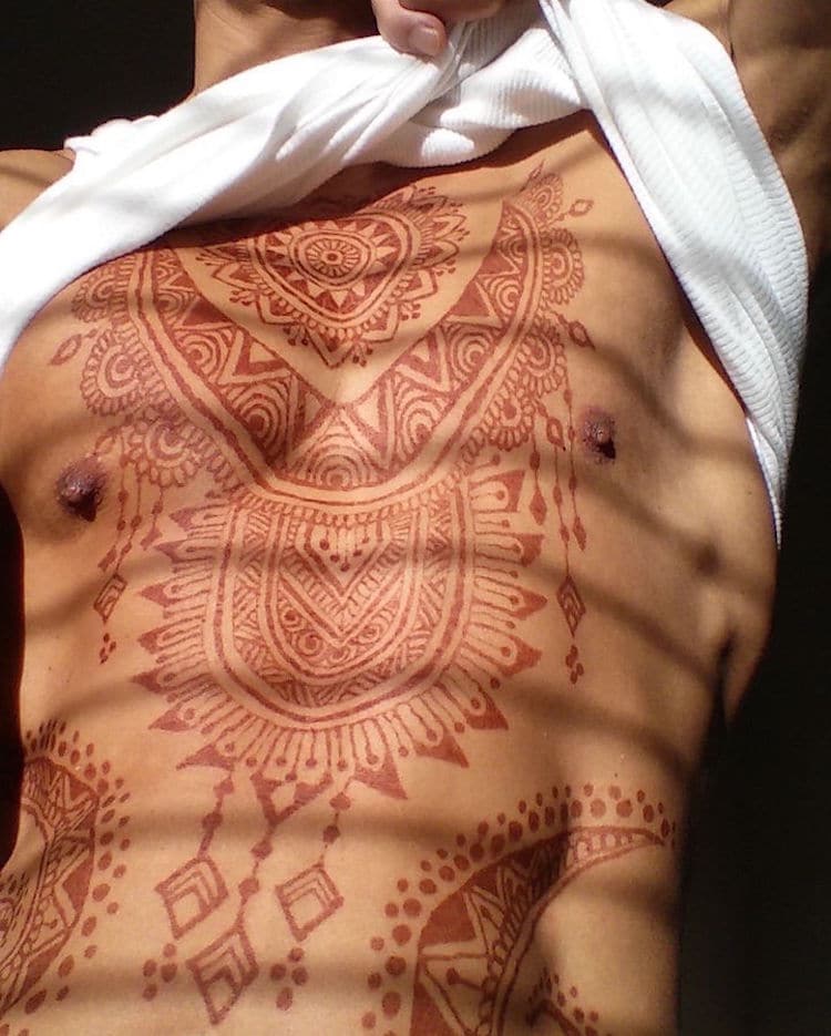 “Menna” Trend Has Men Wearing Beautifully Complex Henna Designs All ...