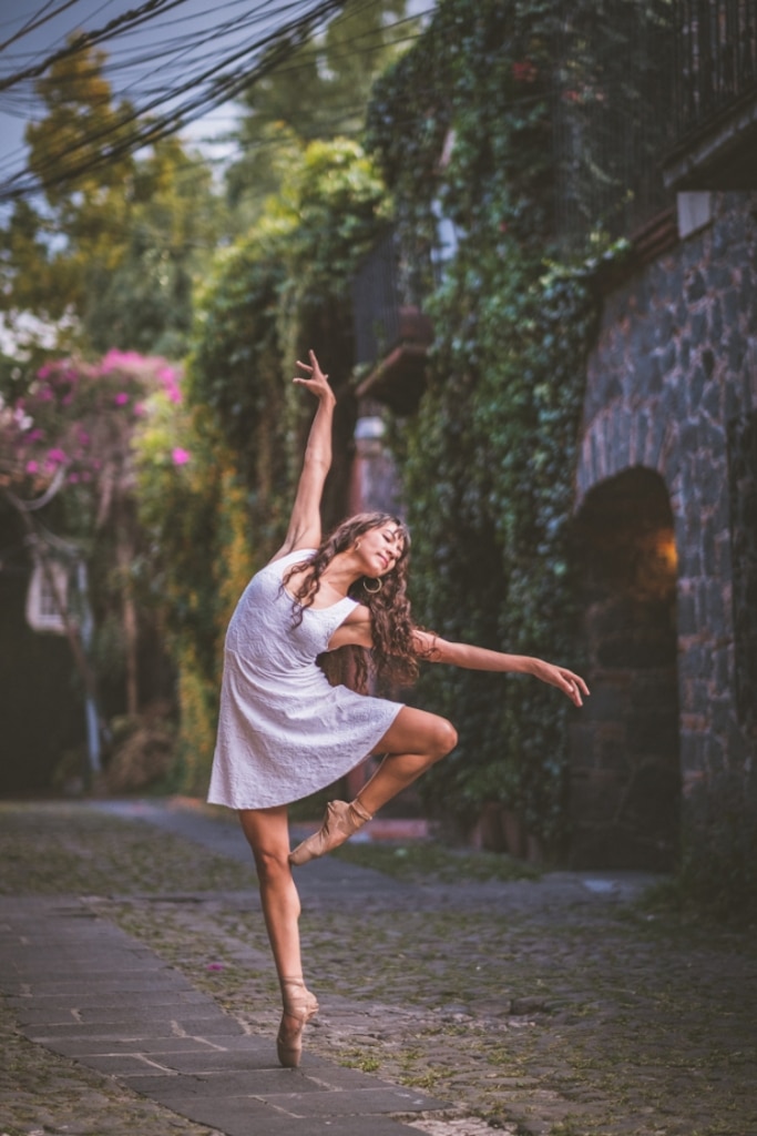 Gorgeous Portraits of Ballet Dancers Gracefully Moving through the ...