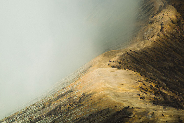 Interview: Electric Blue Molten Sulphur Flows from Indonesia’s Blue ...