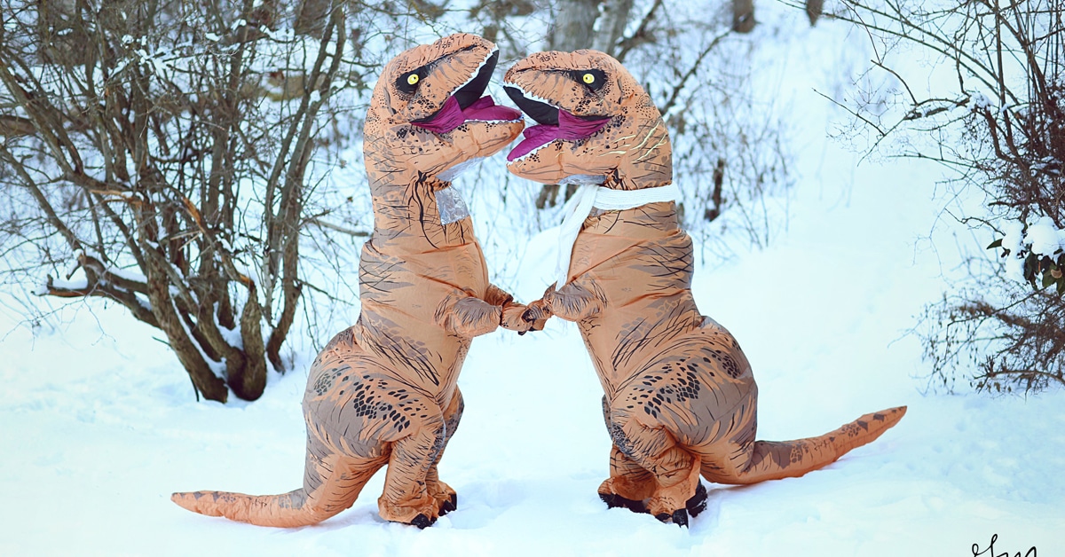 T. Rex Engagement Photo Shoot Shows That Love Isn't Exinct