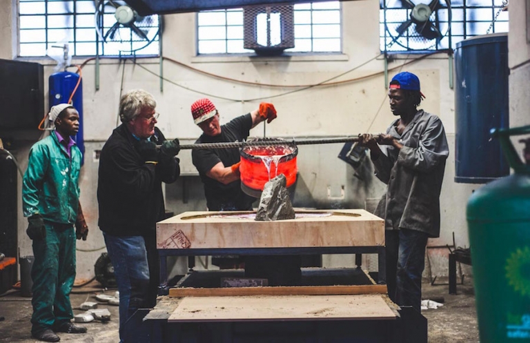 Jesse Ede Uses Aluminum Smelting to Craft Lunar Table