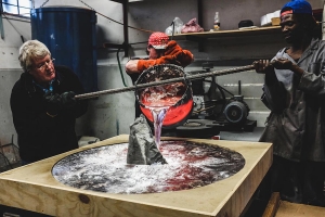 Jesse Ede Uses Aluminum Smelting to Craft Lunar Table