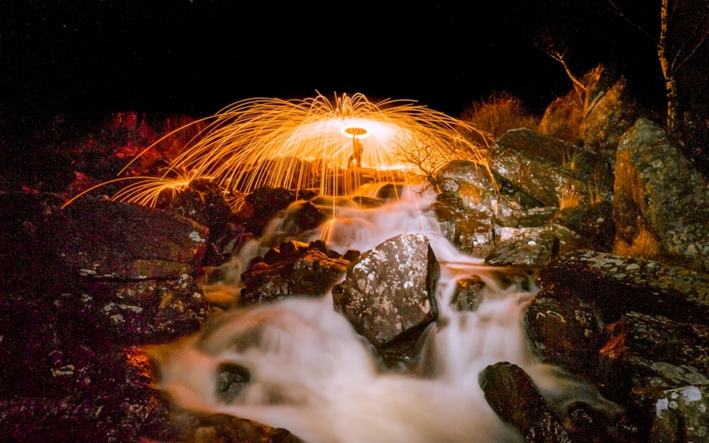 20+ Examples of Steel Wool Photography That Beautifully Play with Fire