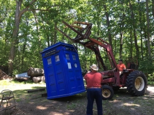 “Doctor Who” Super Fan Builds a TARDIS Library for His Detroit ...