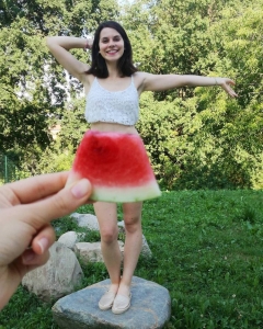 People Are Using Real Fruit Slices as a Quirky “Watermelon Dress” for ...