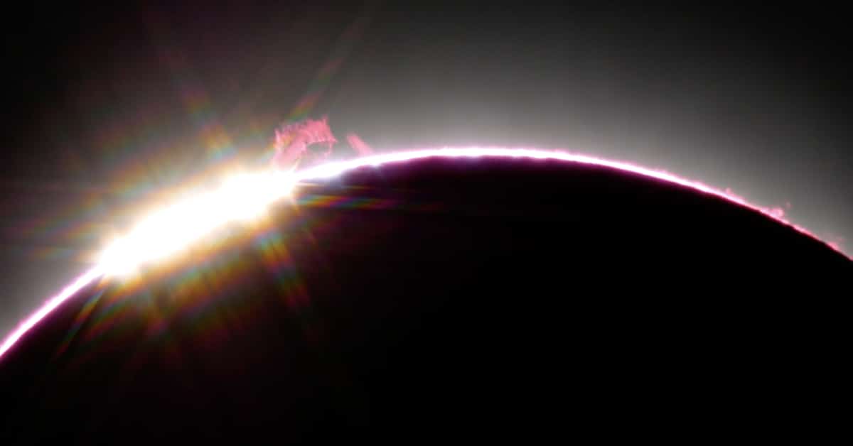 Incredible Eclipse Video Filmed in Real Time and in 4K