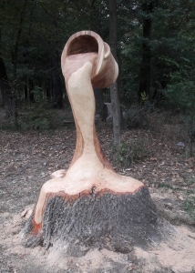 Wood Bucket Pouring Water is Incredible Piece of Chainsaw Art