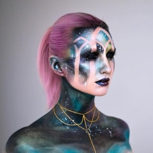 “Galaxy Makeup” Trend Has People Painting Constellation Freckles on ...