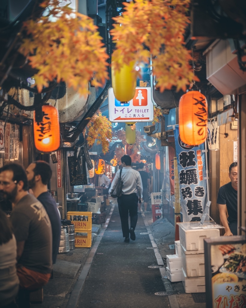 Stunning Color Street Photography Captures the Spirit of Modern Tokyo ...