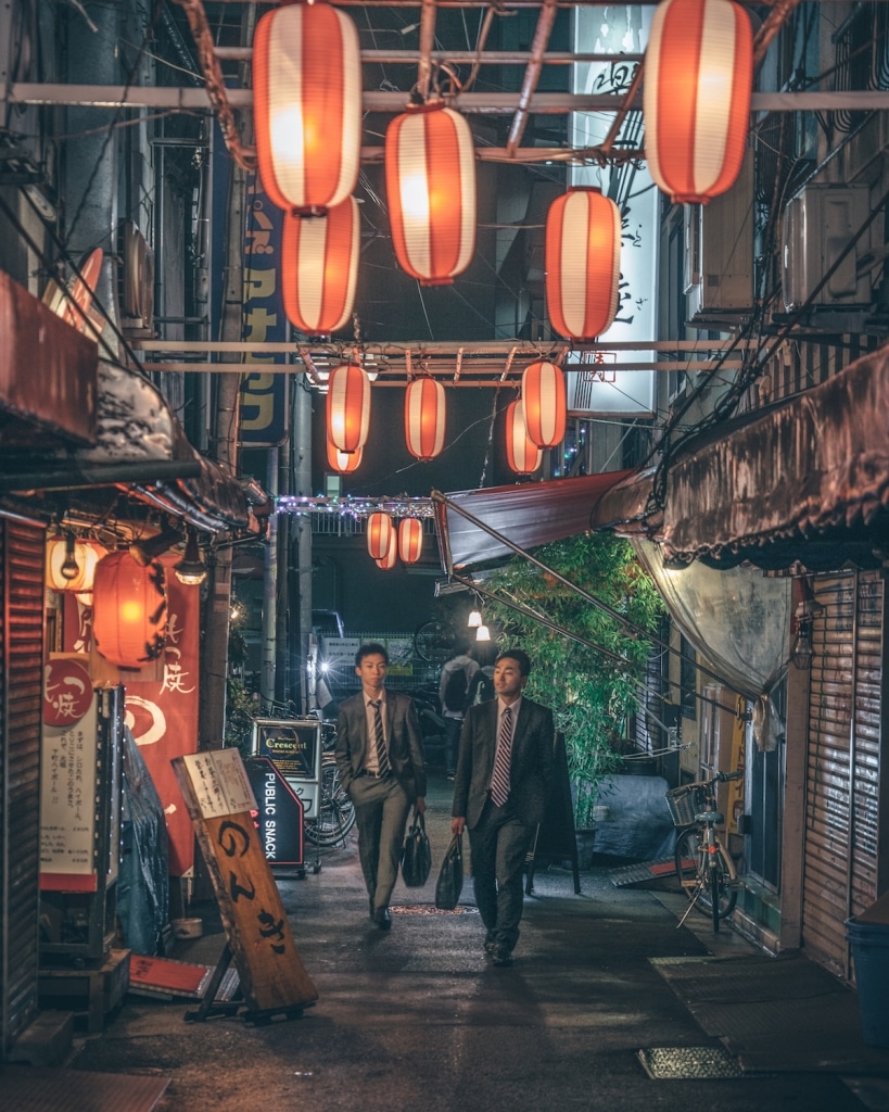 Stunning Color Street Photography Captures the Spirit of Modern Tokyo ...