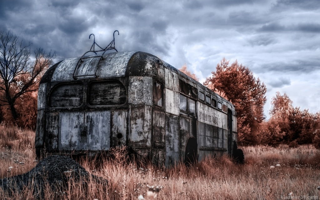 Photographer Visits Chernobyl With His Infrared Camera, Captures ...