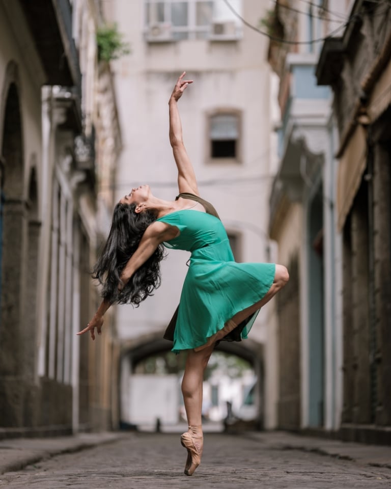 Dance Photographer Captures Ballet Dancers in Rio de Janeiro