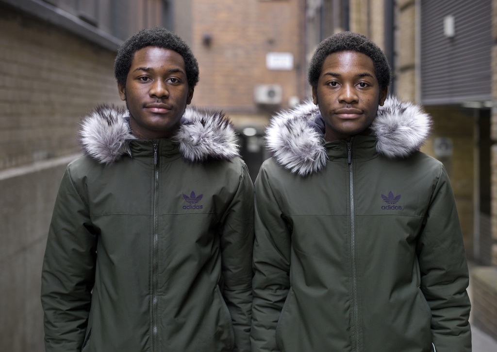 Portraits of Identical Twins Reveal Their Similarities and Differences ...