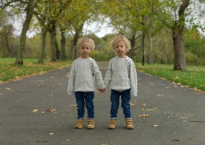 Portraits of Identical Twins Reveal Their Similarities and Differences ...