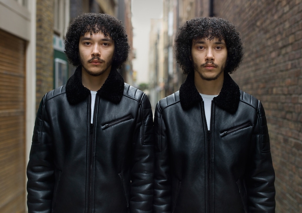 Portraits of Identical Twins Reveal Their Similarities and Differences ...