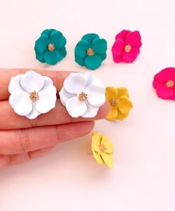25 Flower-Themed Accessories To Celebrate Spring in Style | My Modern Met
