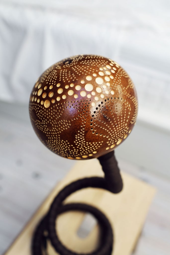 Exquisite Handcrafted Gourd Lamps Designed to Turn an Ordinary Room ...