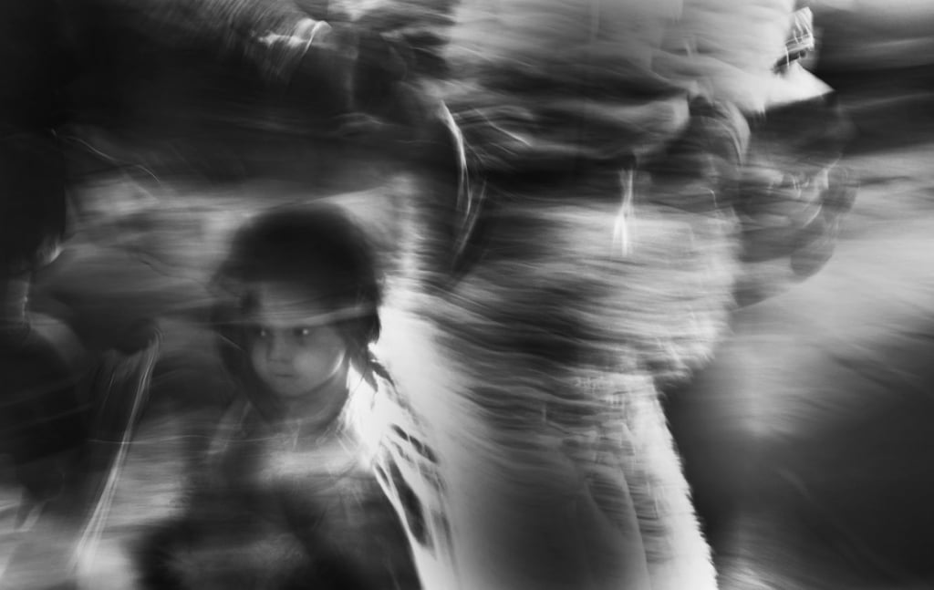 Photographer Visualizes Hearing Loss as Artistically Blurred Street ...