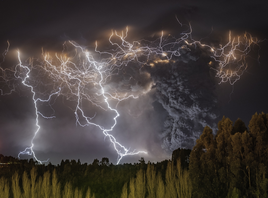 Incredible Photos Capture Powerful Lightning Storms Over Volcano ...