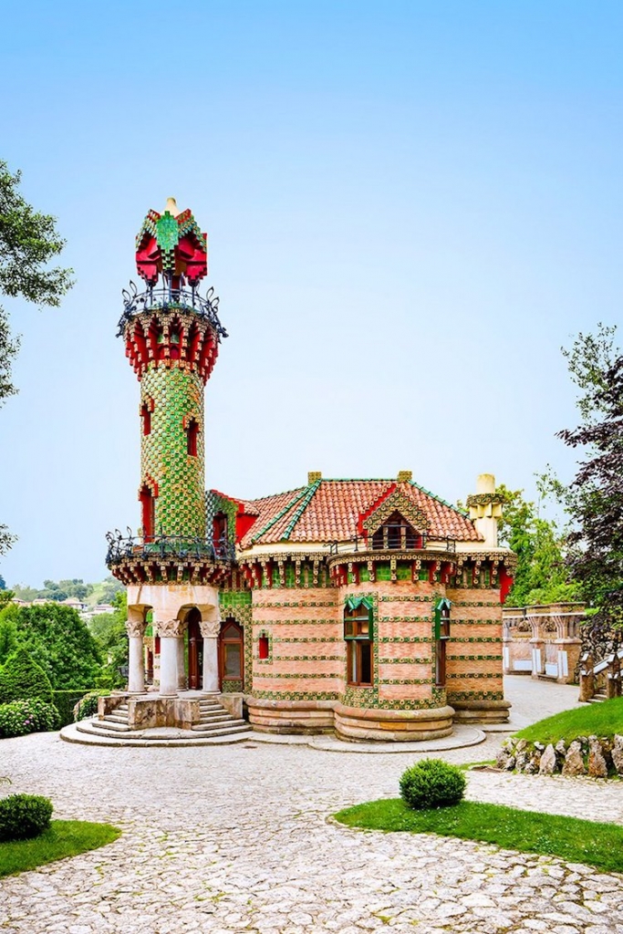 El Capricho de Gaudí, una joya arquitectónica en el norte de España