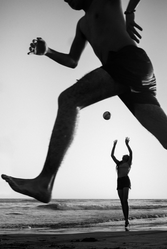 Photographer Uses Forced Perspective to Transform Ordinary Beaches Into ...