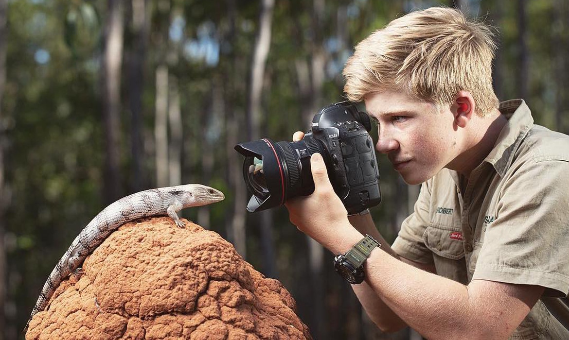 Graffiti Artist Uses Inverted Colors to Create "Negative" Murals