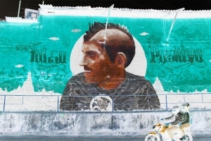 Graffiti Artist Uses Inverted Colors to Create "Negative" Murals