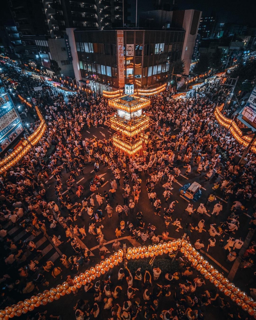 Street Photographer Captures the Unique Beauty of Life and Land in East ...