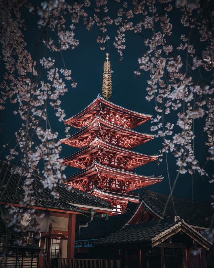 Street Photographer Captures the Unique Beauty of Life and Land in East ...