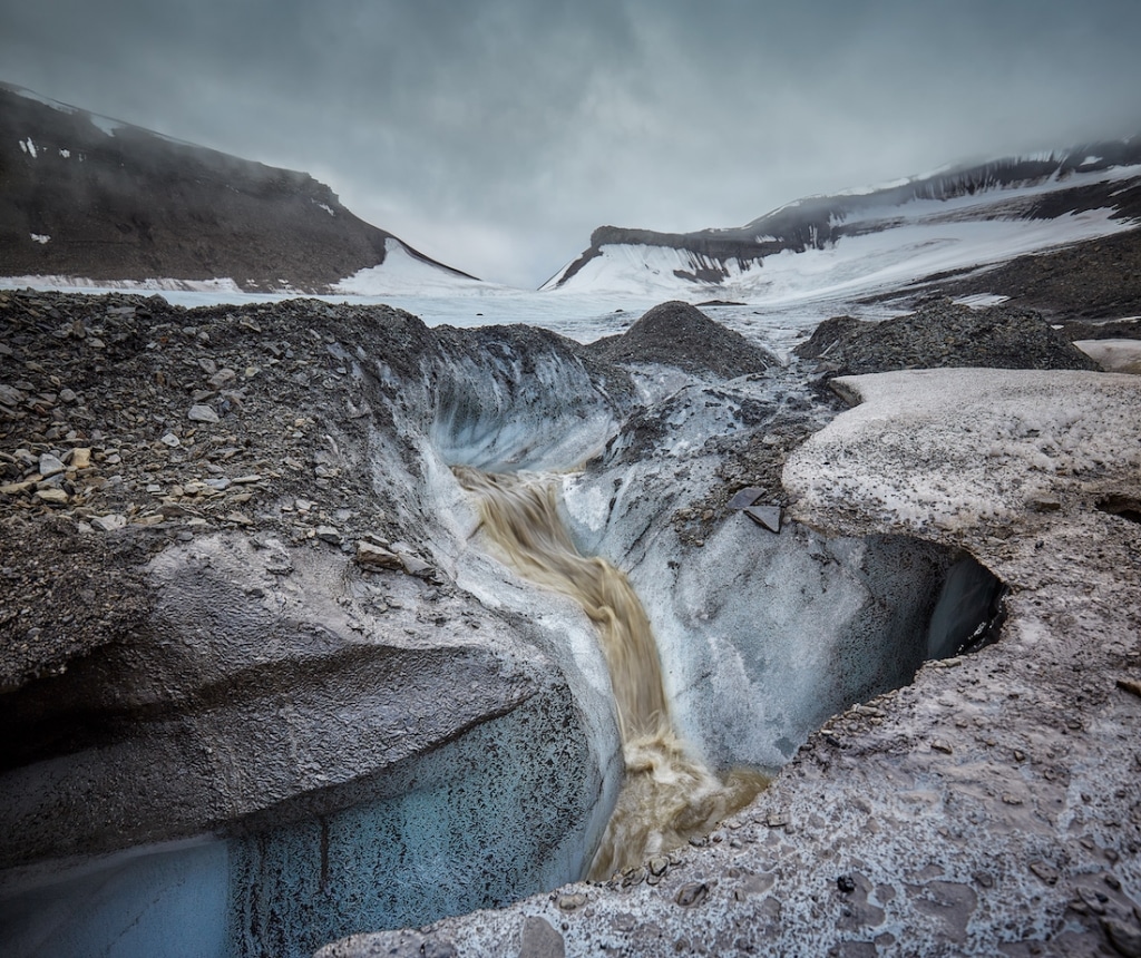 Photographer Roams Awe-Inspiring Arctic Landscapes to Capture Moments ...