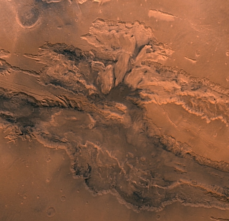 Valles Marineris, Mars' Grand Canyon, Shown in Spectacular Detail