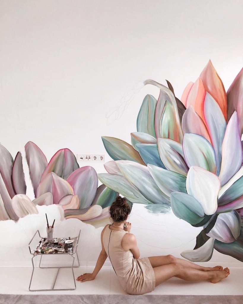 Hermosos murales de flores dan personalidad floreciente a cualquier pared