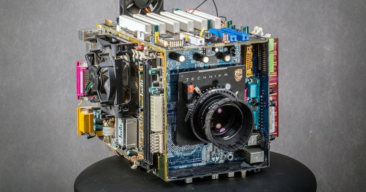 Photographer Transforms 20-Year-Old Computer Into Functioning Camera