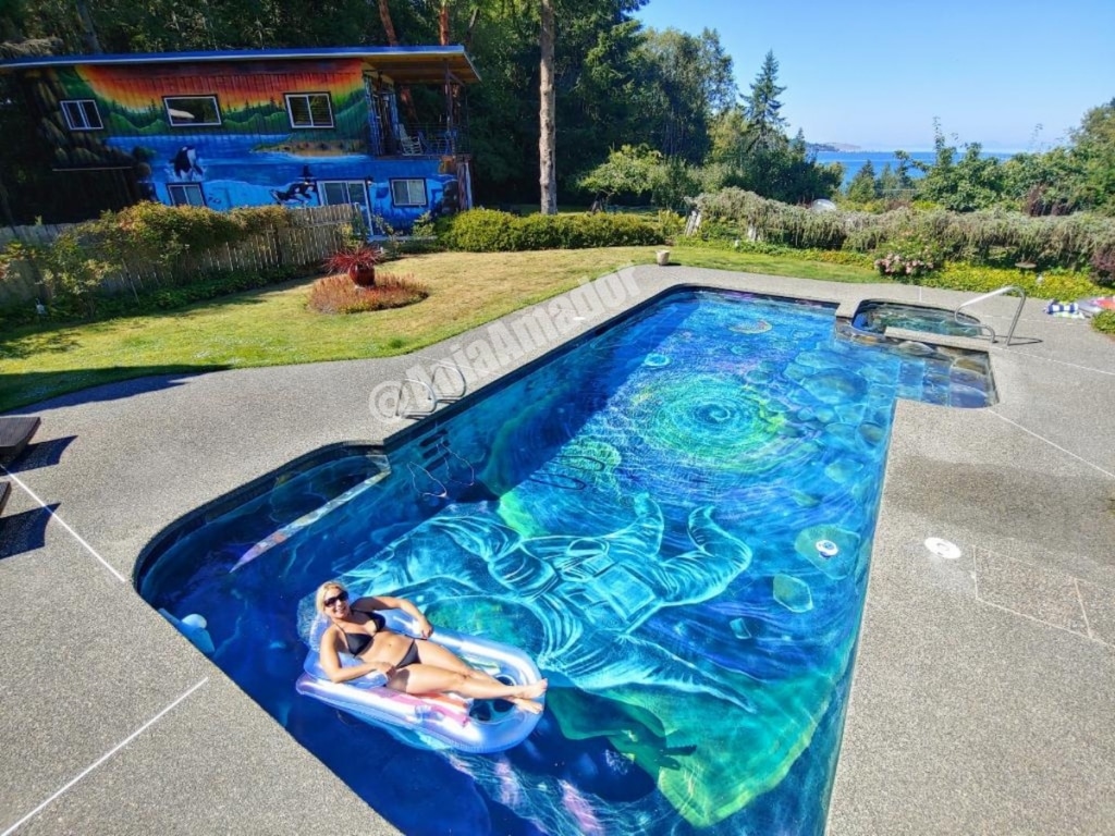 Swimming Pool Mural Transforms the Basin Into Outerspace