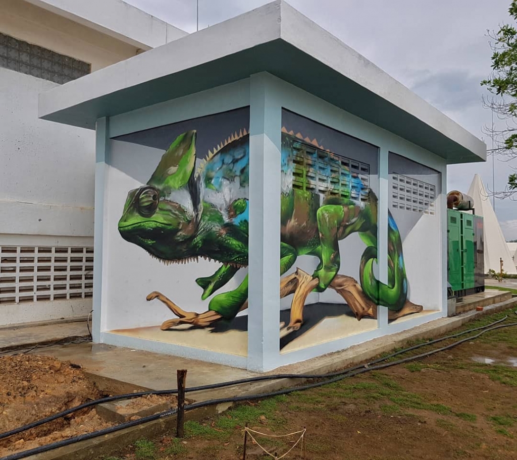 L'artiste graffeur Odeith crée une illusion époustouflante d'un bus ...