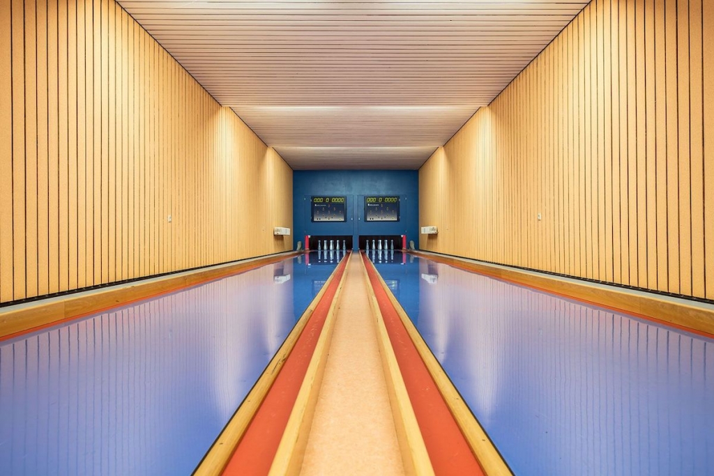 Photographer Captures the Charm of Germany's Vintage Bowling Alleys