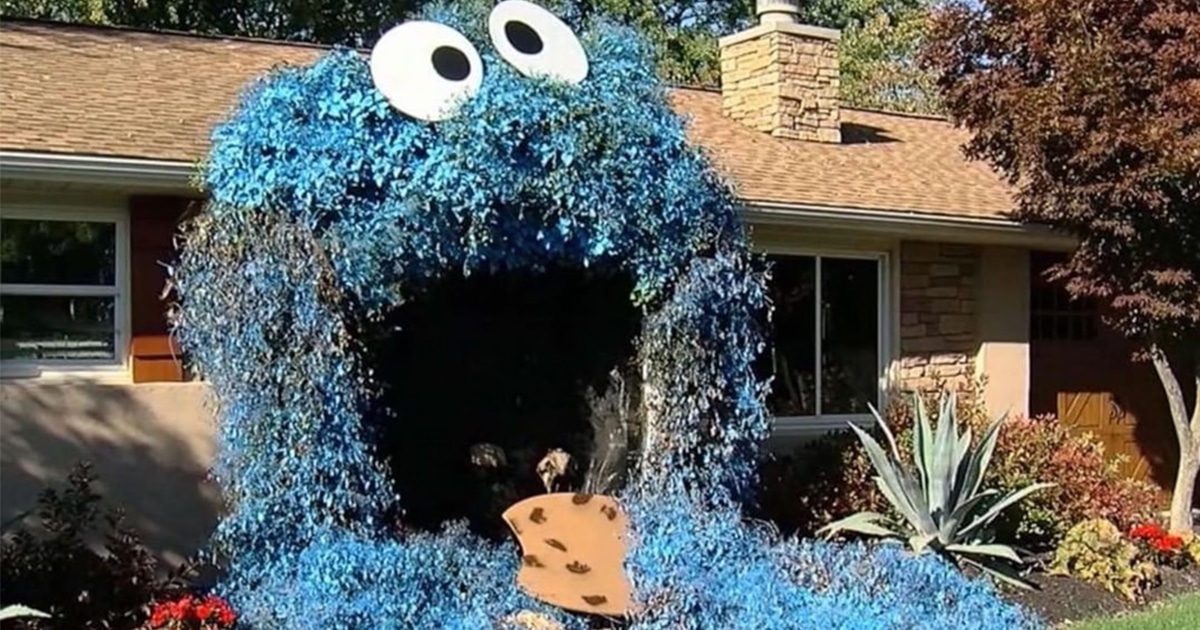 Mujer transforma la entrada de su casa en el Monstruo Comegalletas