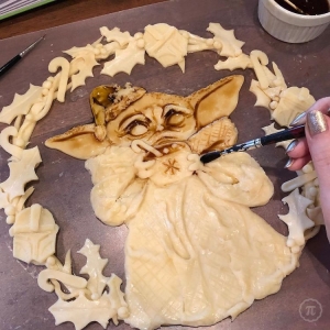 This Baby Yoda-Themed Festive Pie Is Too Cute to Eat