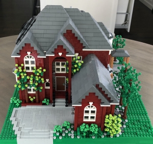 This Woman Creates Custom LEGO Houses of Real Homes