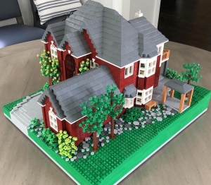 This Woman Creates Custom LEGO Houses of Real Homes