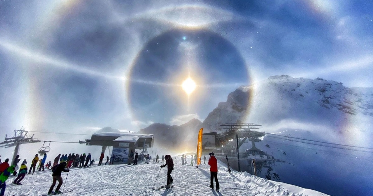 Smartphone Takes Viral Photo of Light Halos in the Swiss Alps